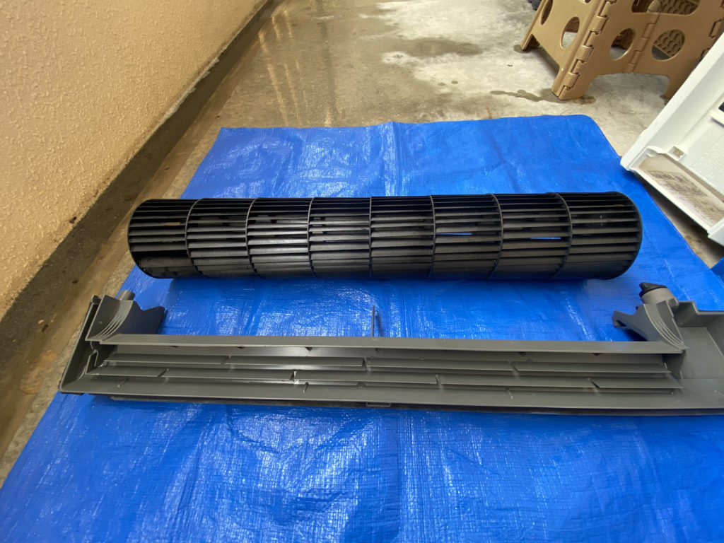 日立 RAS-AC22Zをエアコンクリーニングしました。（浦添市） - 沖縄のエアコンクリーニング業者ならクリーンライフ沖縄